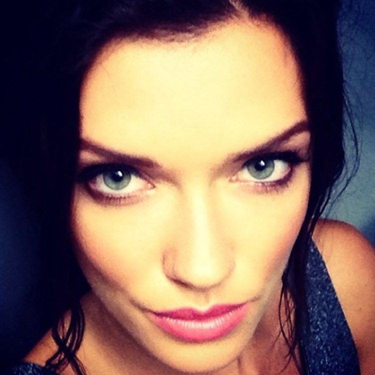 She has eyes for days - Badchix Magazine