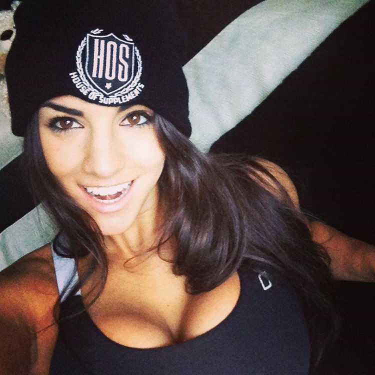 Libby Powell is quite an Eye Candy (33 Photos)