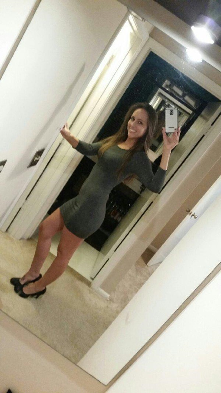 Badchix go out on Fridays (29 Photos) - Badchix Magazine