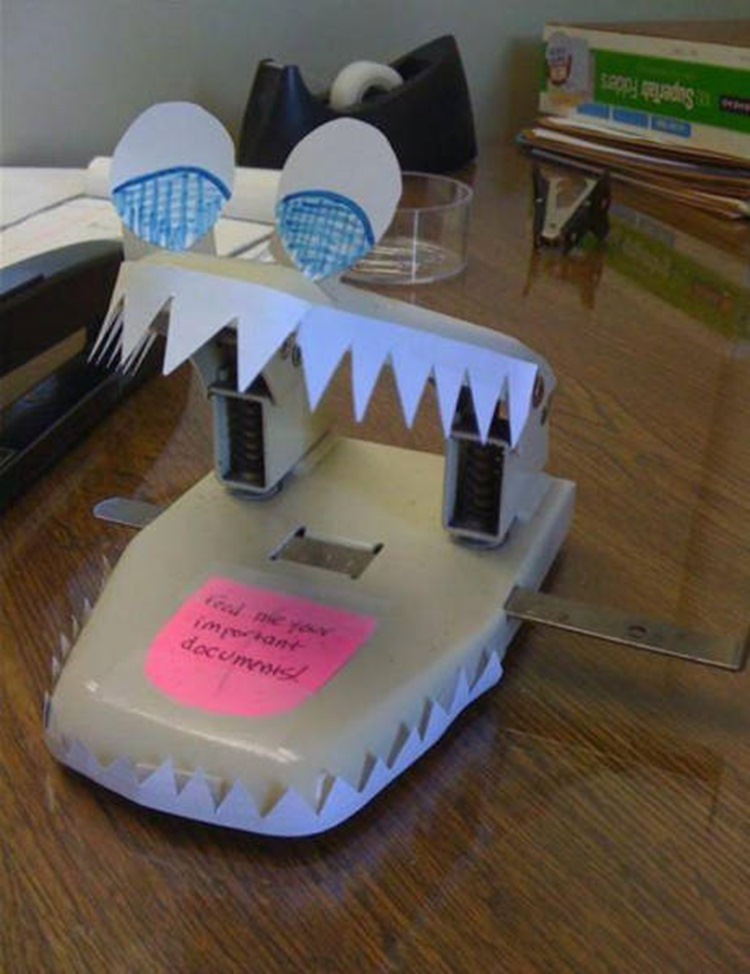 Job Fails (35 Photos) - Badchix Magazine