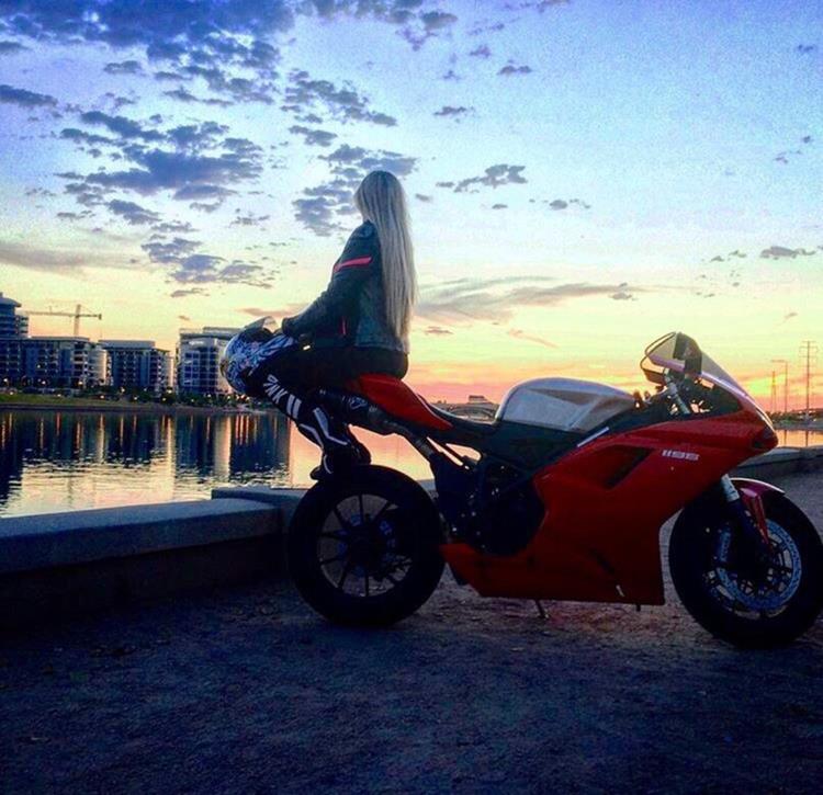 Girls and Bikes (25 Photos) - Badchix Magazine