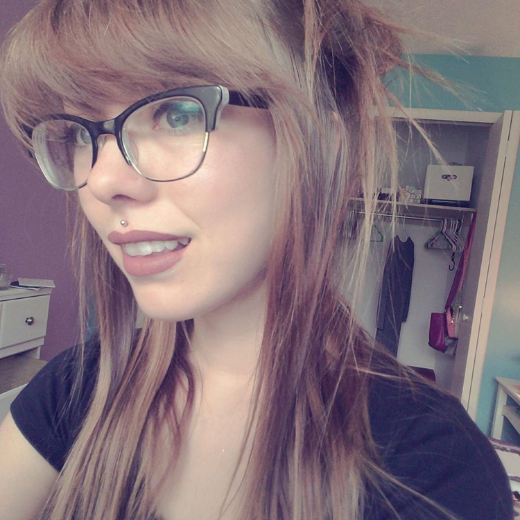 Girls with glasses (34 photos) - Badchix Magazine